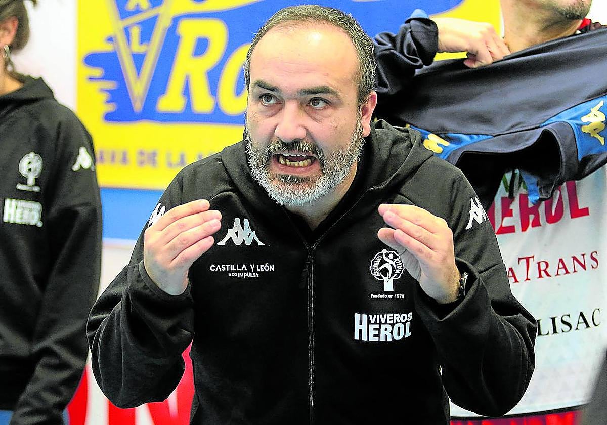 Senovilla renueva como entrenador del Nava en medio de su mejor temporada | El Norte de Castilla